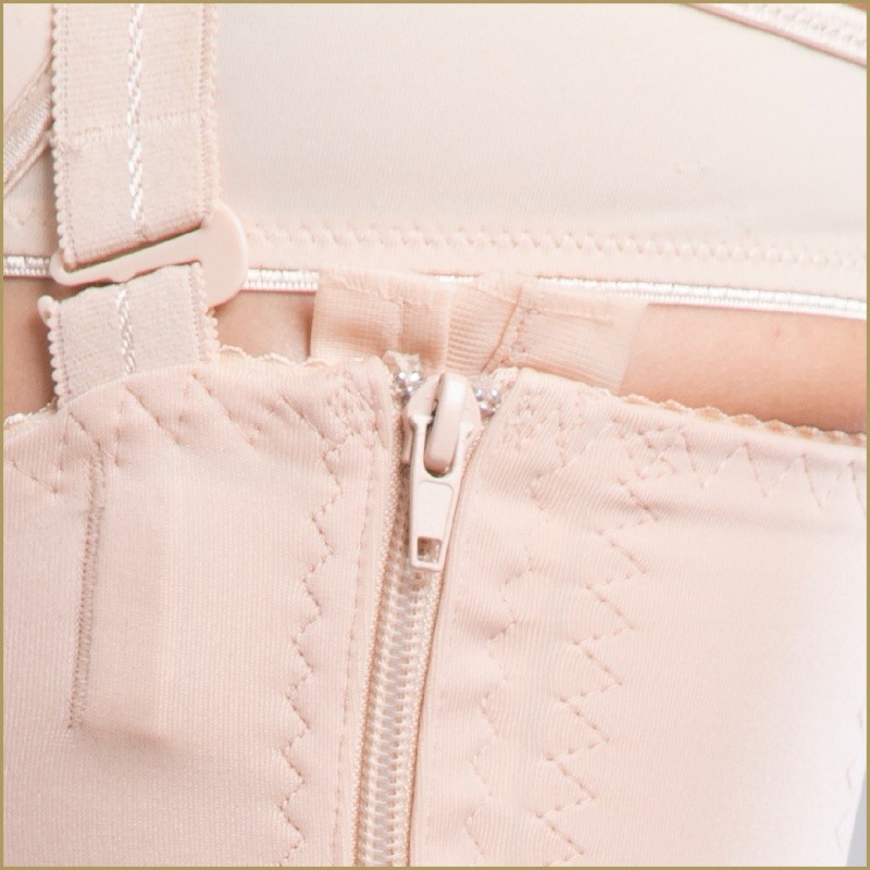 Liposuction surgery after care with compression garments - Lipoelastic.com